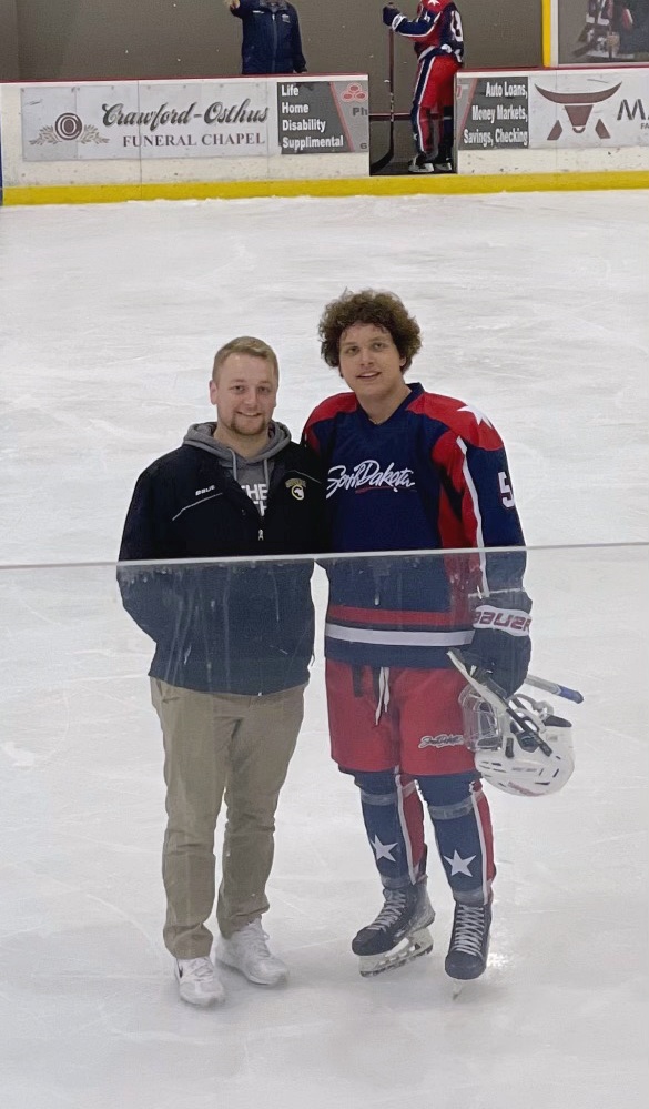 After Kuwait Deployment Ends, Cougars' Coach Surprises Brother On Bench ...