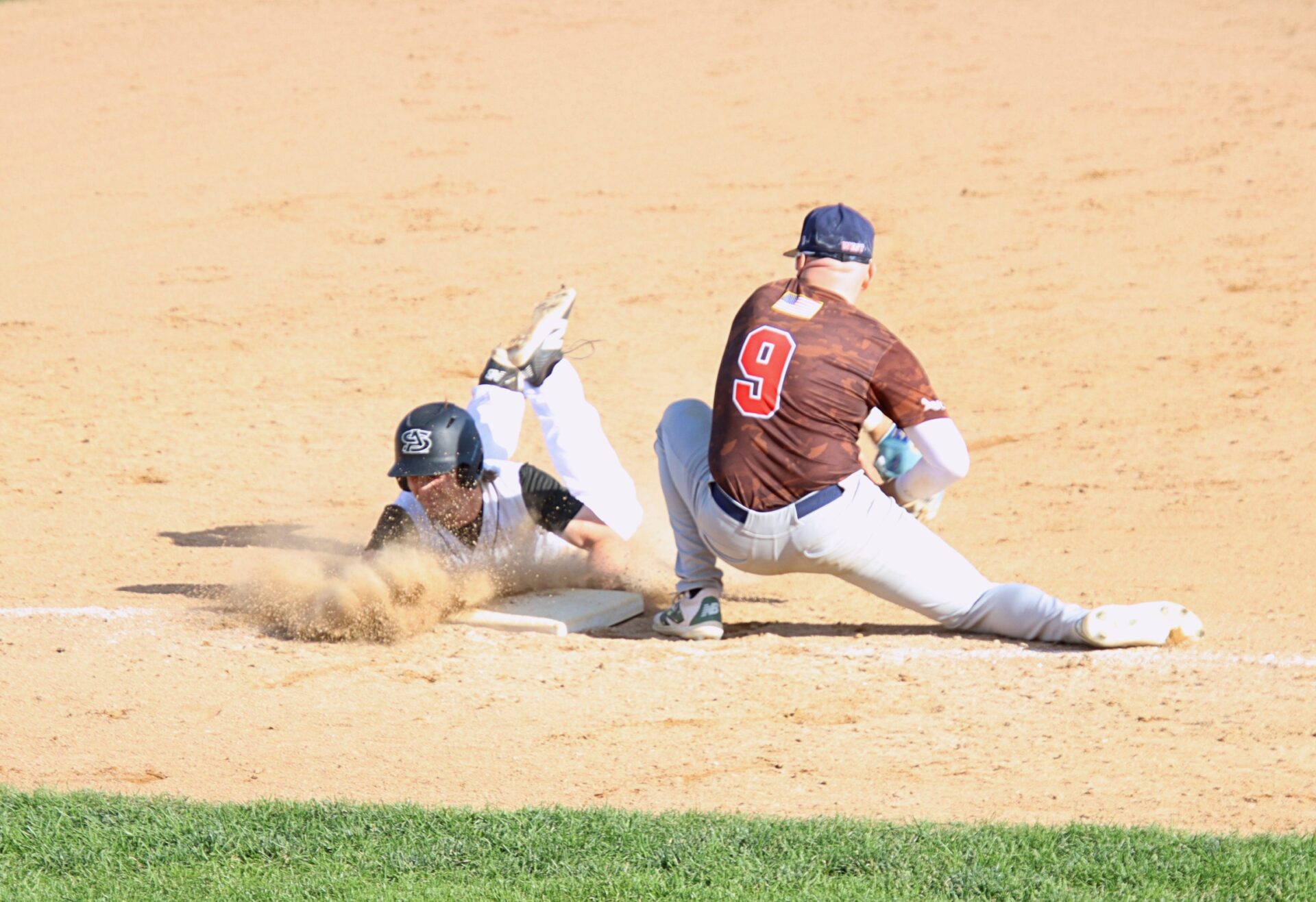 Sports Roundup: Smittys Split In Huron, Fall To Groton In Extra Innings ...