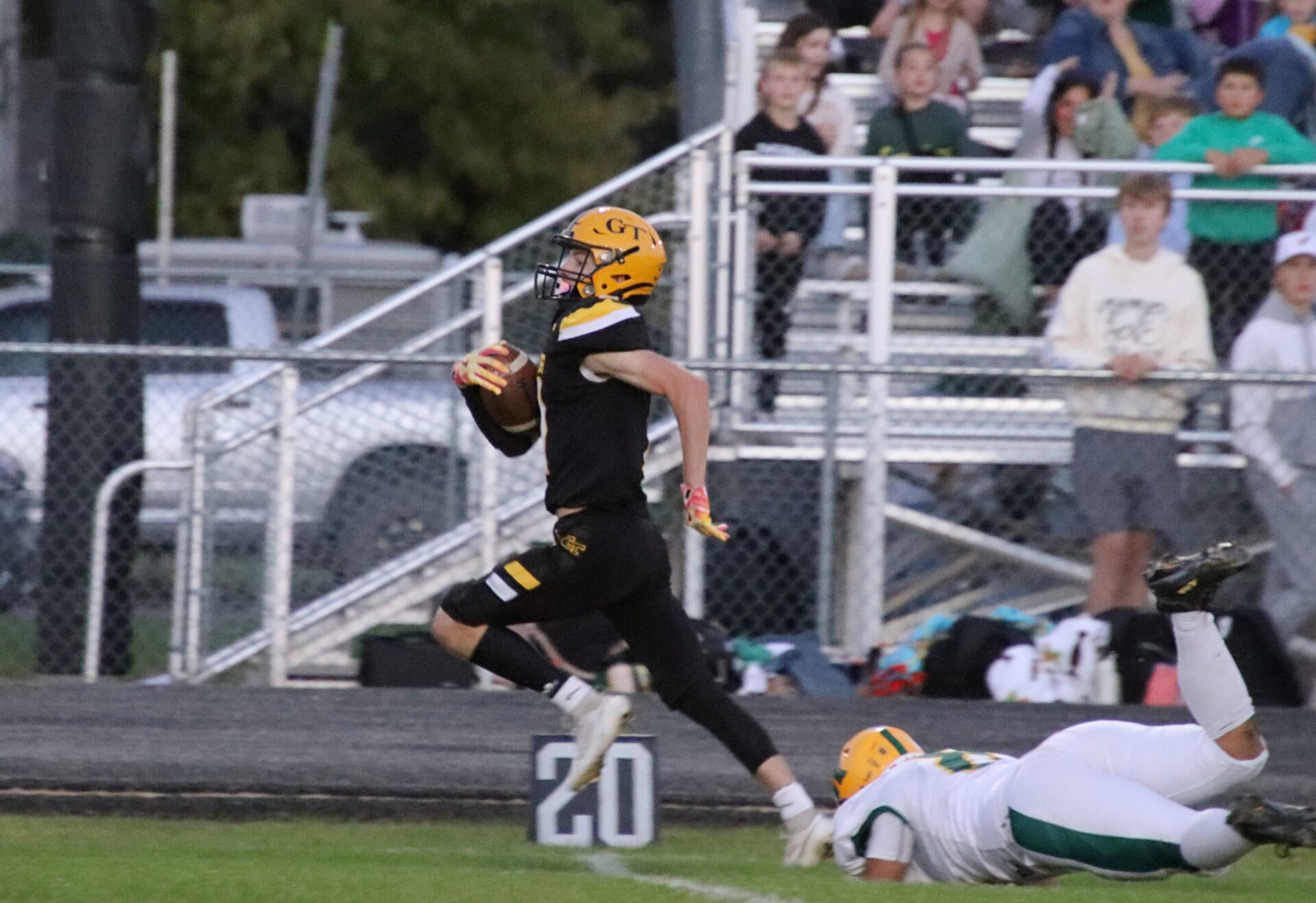 High School Football Roundup: Groton Makes Final Stop To Turn Back ...