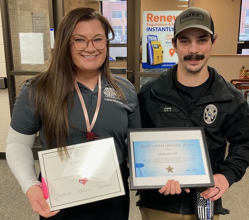 Brown County Dispatcher Receives Lifesaving Award | Aberdeen Insider