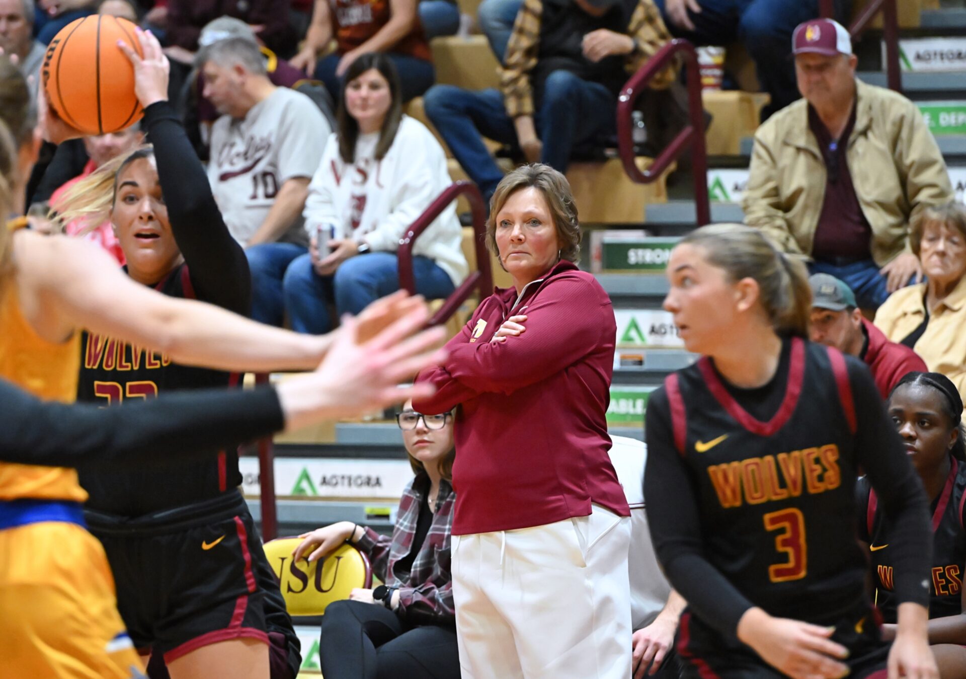 Northern State Basketball: Women Split Games To Open Season As Krueger ...