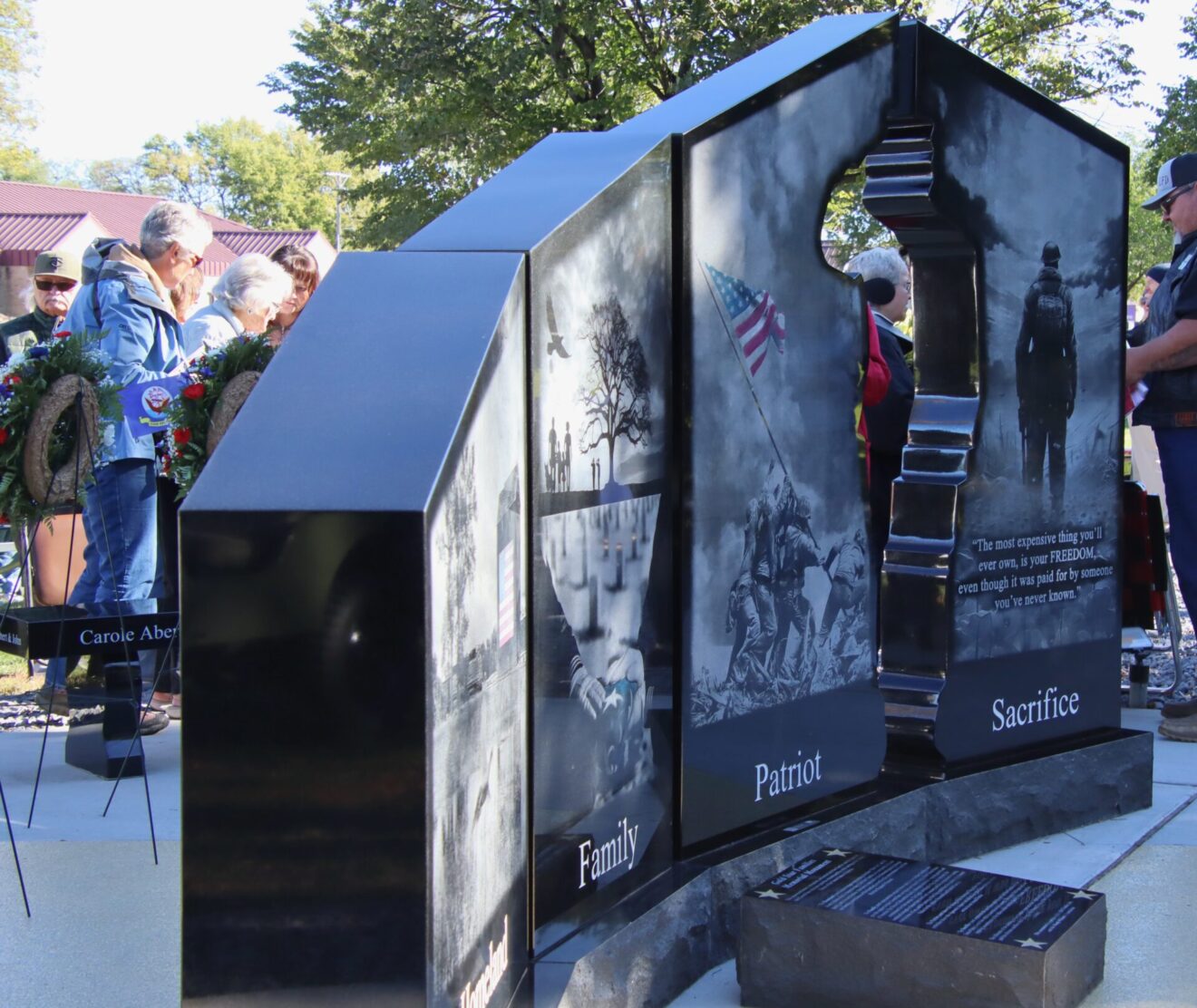 Gold Star Families Memorial Dedicated At Aberdeen's Anderson Park ...