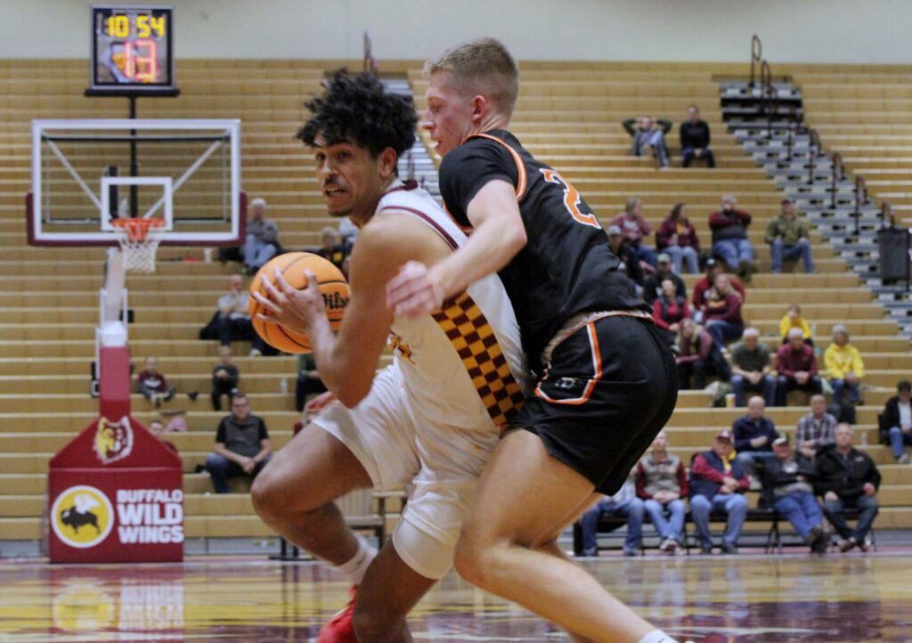 Northern Men's Basketball: Wolves Split Pair Of Tight Games As Wilber ...